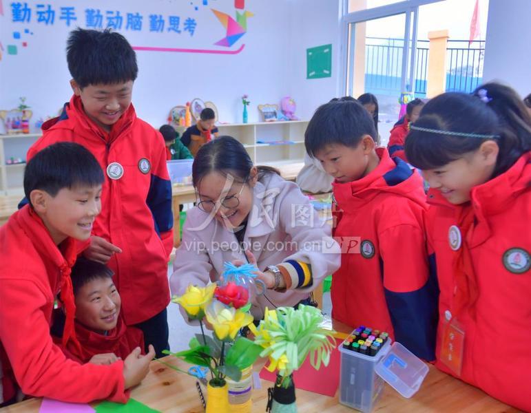 湖北恩施：安置点新校园书声琅琅-人民图片网