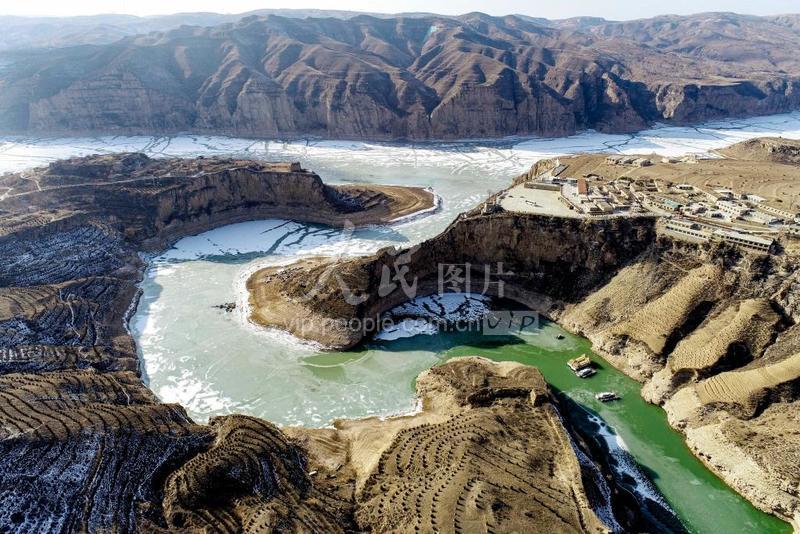 呼和浩特冬日老牛湾黄河大峡谷景观 人民图片网