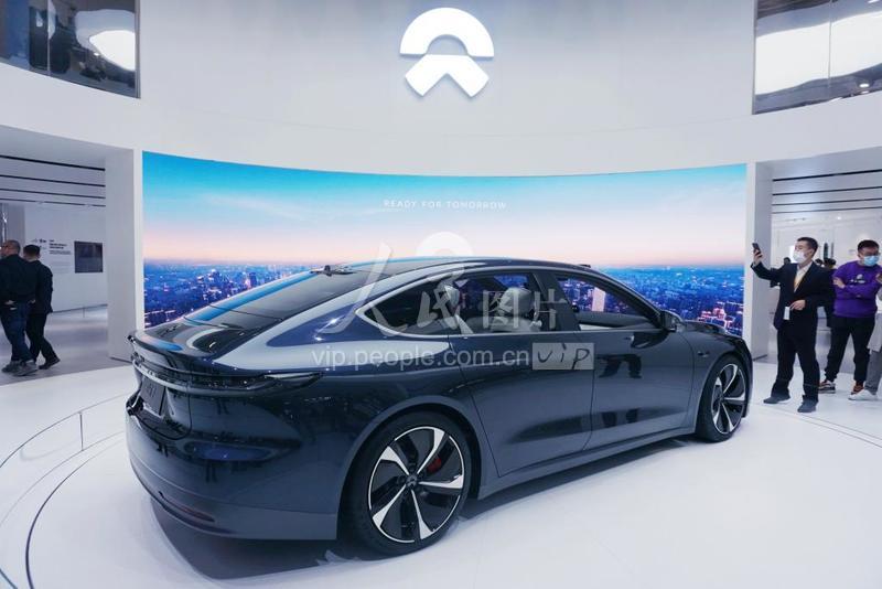 蔚来ET7亮相上海车展 已具备L4级无人驾驶功能-人民图片网