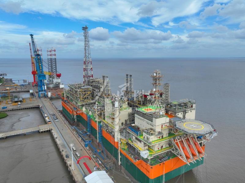 江苏启东：巨无霸“海上油气加工厂”竣工-人民图片网