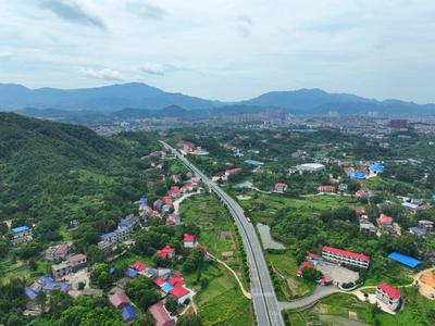 江西上栗四好农村路扮靓乡村 人民图片网