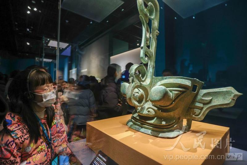 上海博物馆东馆启用 星耀中国三星堆金沙古蜀文明展震撼开展 人民图片网