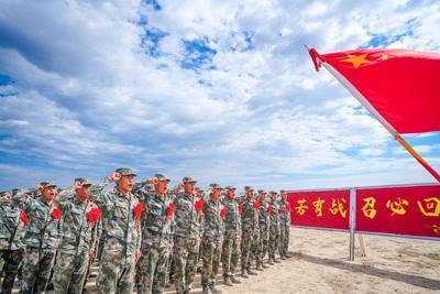 新疆石河子：退伍老兵宣誓-人民图片网