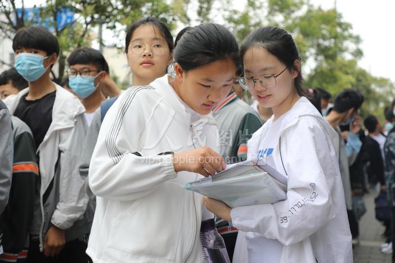 江苏阜宁：中考开考 9349名考生参加考试-人民图片网