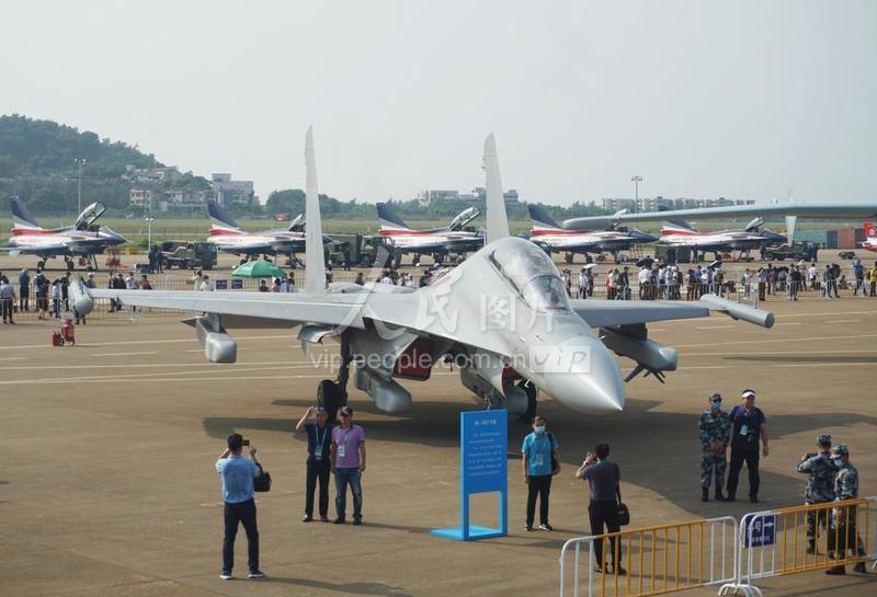 广东珠海：歼-16D电子战飞机迎来航展首秀-人民图片网