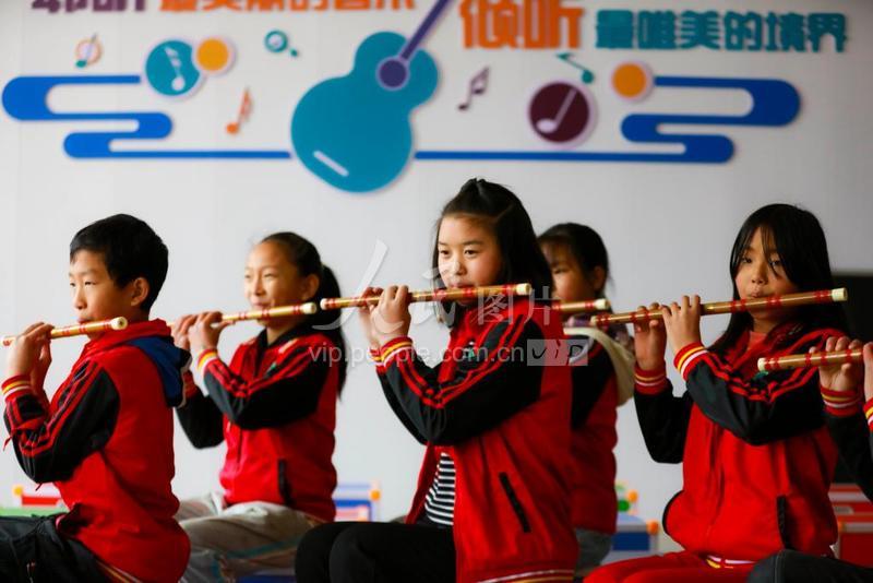 贵州黔西 箫笛文化进课堂 人民图片网