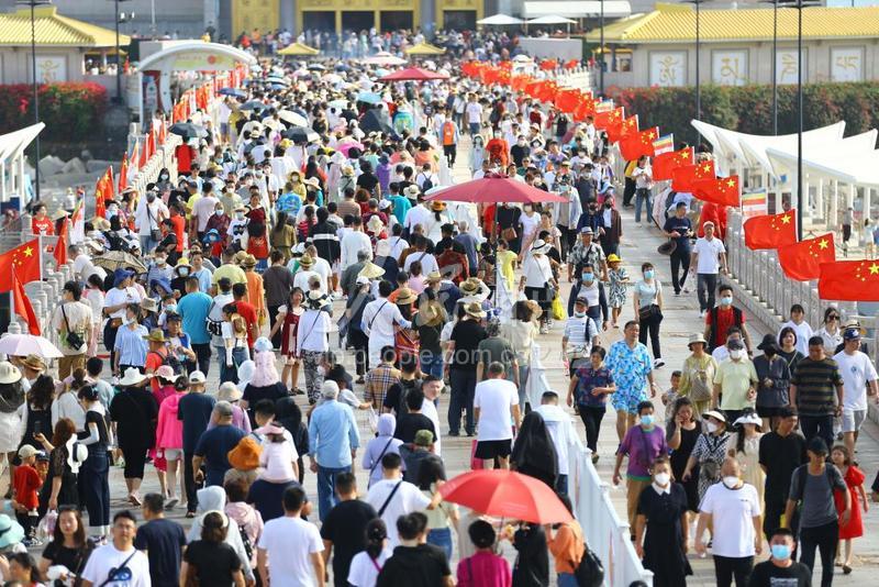 海南三亚：春节旅游火热-人民图片网