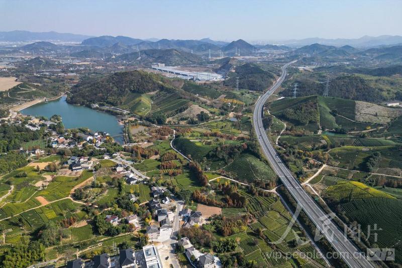 浙江湖州：冬日茶园美-人民图片网