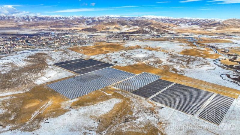 四川红原：光伏发电助推雪域高原绿色发展-人民图片网