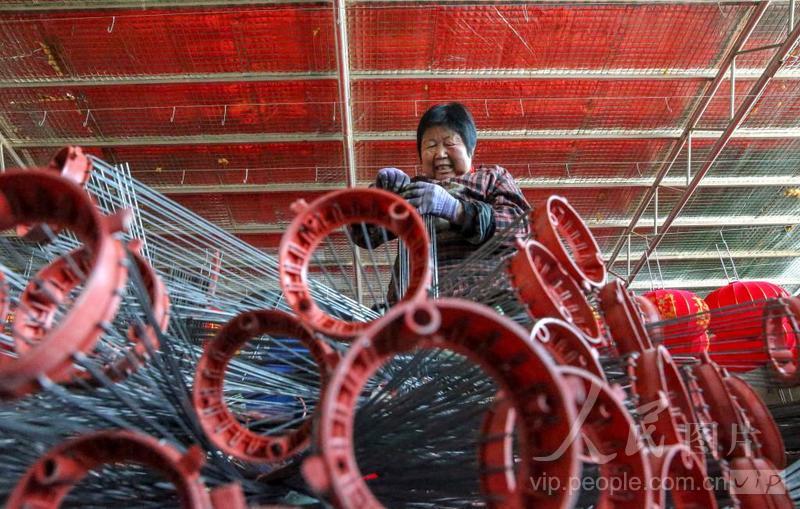 山西稷山：红灯笼制作照亮致富路-人民图片网