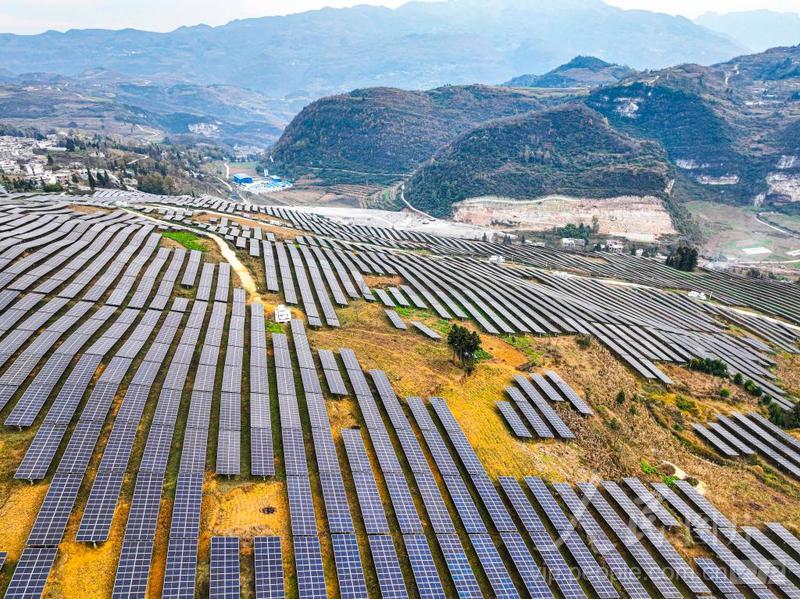 贵州纳雍：光伏产业助力乡村振兴-人民图片网