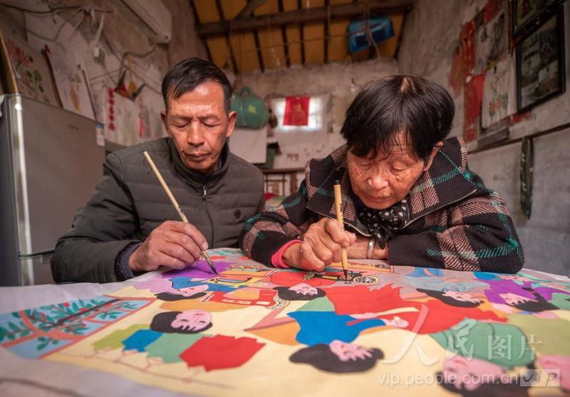 江苏兴化：民间老艺人坚守非遗技艺-人民图片网