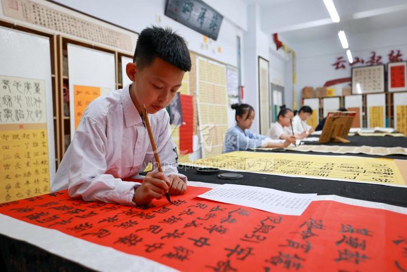 河北唐山：特色兴趣小课堂助“双减”-人民图片网