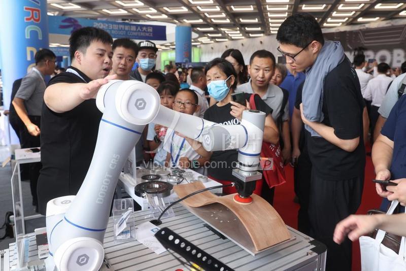 2023世界机器人大会在北京举行-人民图片网