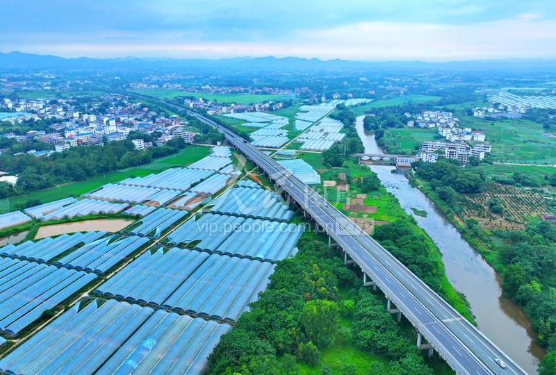 江西瑞金：路畅景美乡村兴-人民图片网