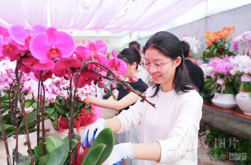 浙江德清：年宵花产销两旺-人民图片网