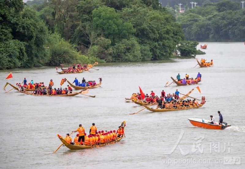 湖南道县：划龙舟 迎端午-人民图片网