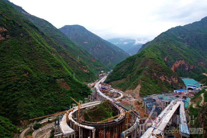 四川金阳：沿江高速建设正酣-人民图片网