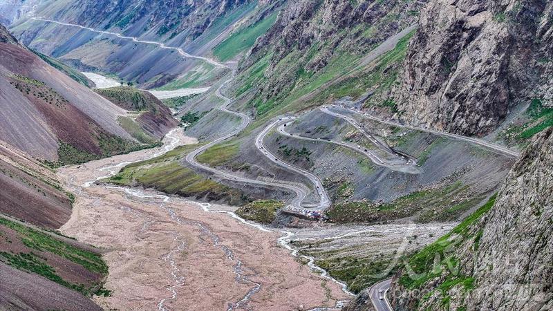 新疆克拉玛依：独库公路景色美-人民图片网