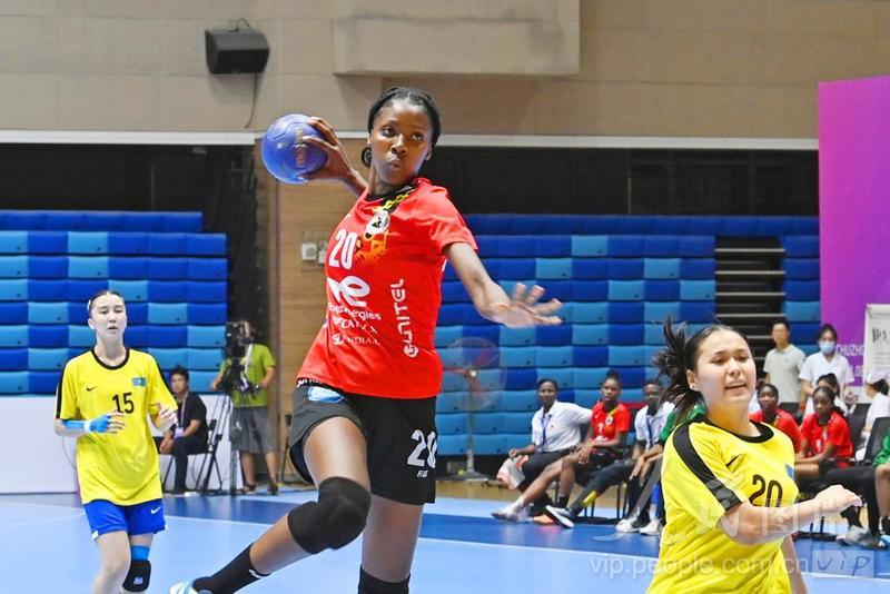 安徽滁州：第十届世界青年（U18）女子手球锦标赛进入排名赛-人民图片网