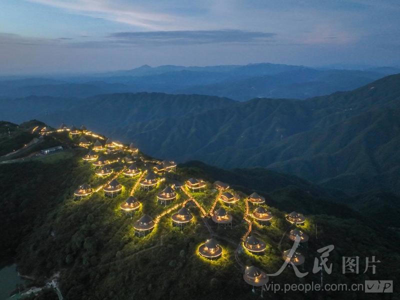 湖南资兴：民宿露营游 释放新活力-人民图片网