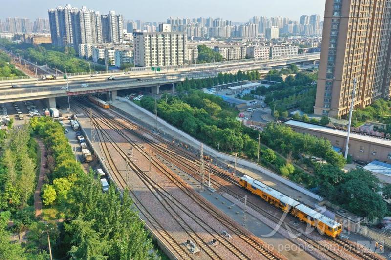 河南郑州：京广铁路启动第二阶段集中修施工-人民图片网